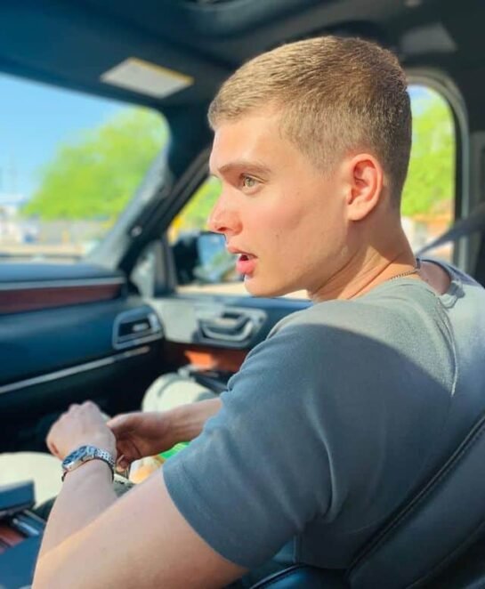 Josha Stradowski Age, Biography, Girlfriend, Net Worth, Height » Trengezie